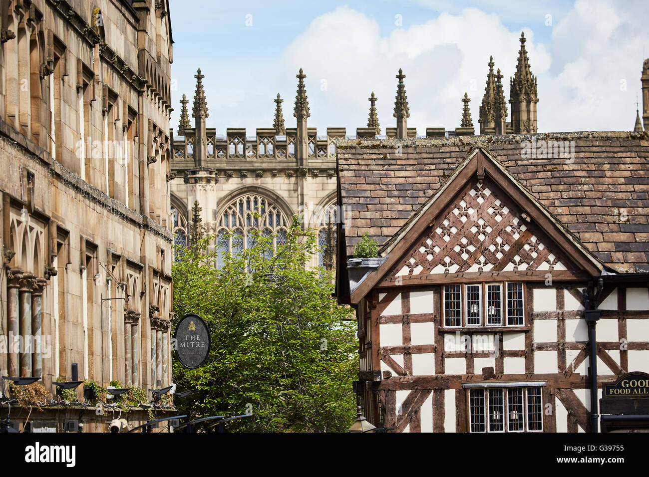 Shambles square manchester hi-res stock photography and images - Alamy