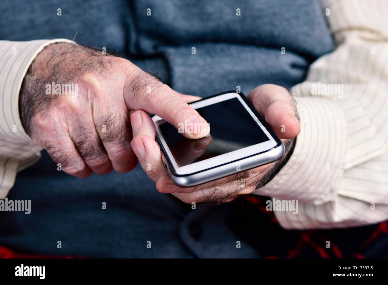 Old man phone hi-res stock photography and images - Alamy