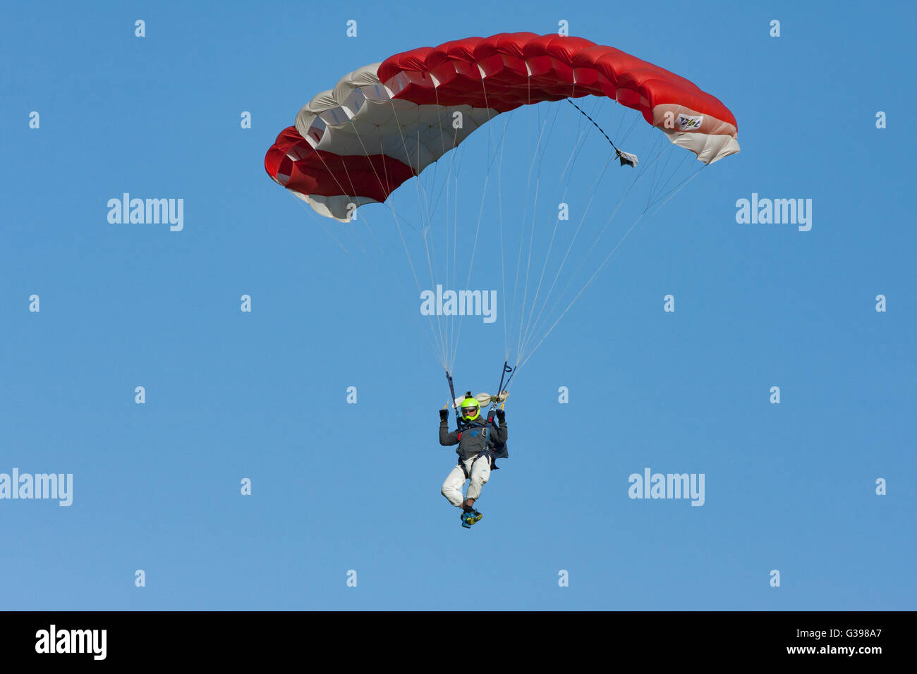 Paratrooper jump plane hi-res stock photography and images - Alamy