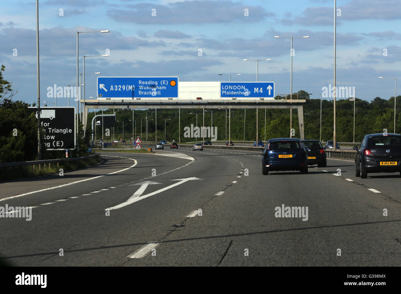 Motorway signs hi-res stock photography and images - Alamy