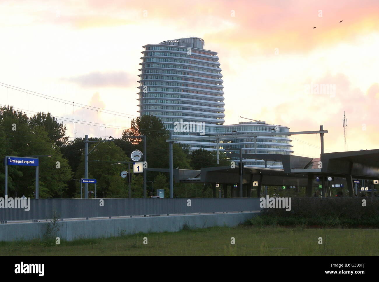 Groningen Europapark station. Kempkensberg DUO towers, Office complex ...