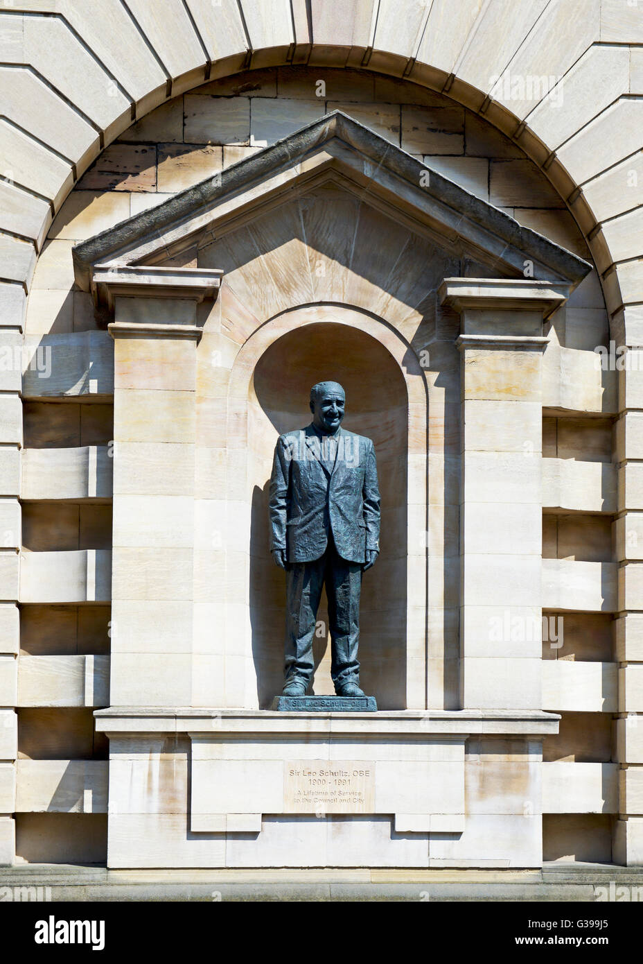 Statue of leo hi-res stock photography and images - Alamy