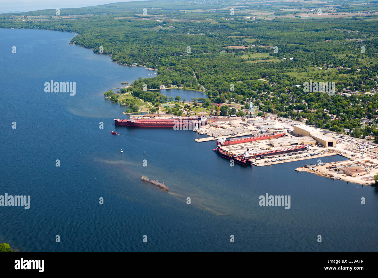 Ship are lined up at the docks of Sturgeon Bay, Wisconsin Stock Photo ...