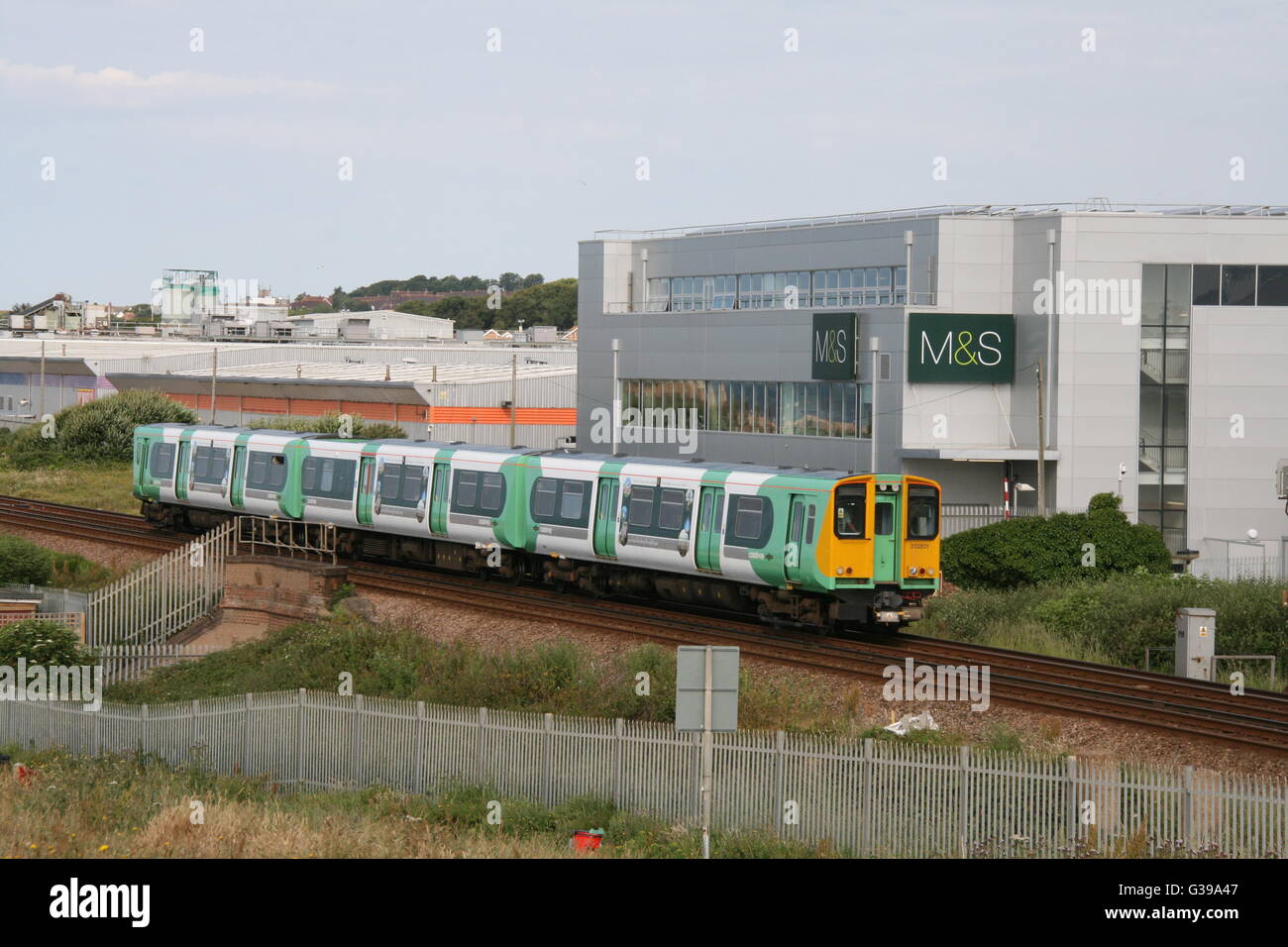 Southern railway train hi-res stock photography and images - Alamy