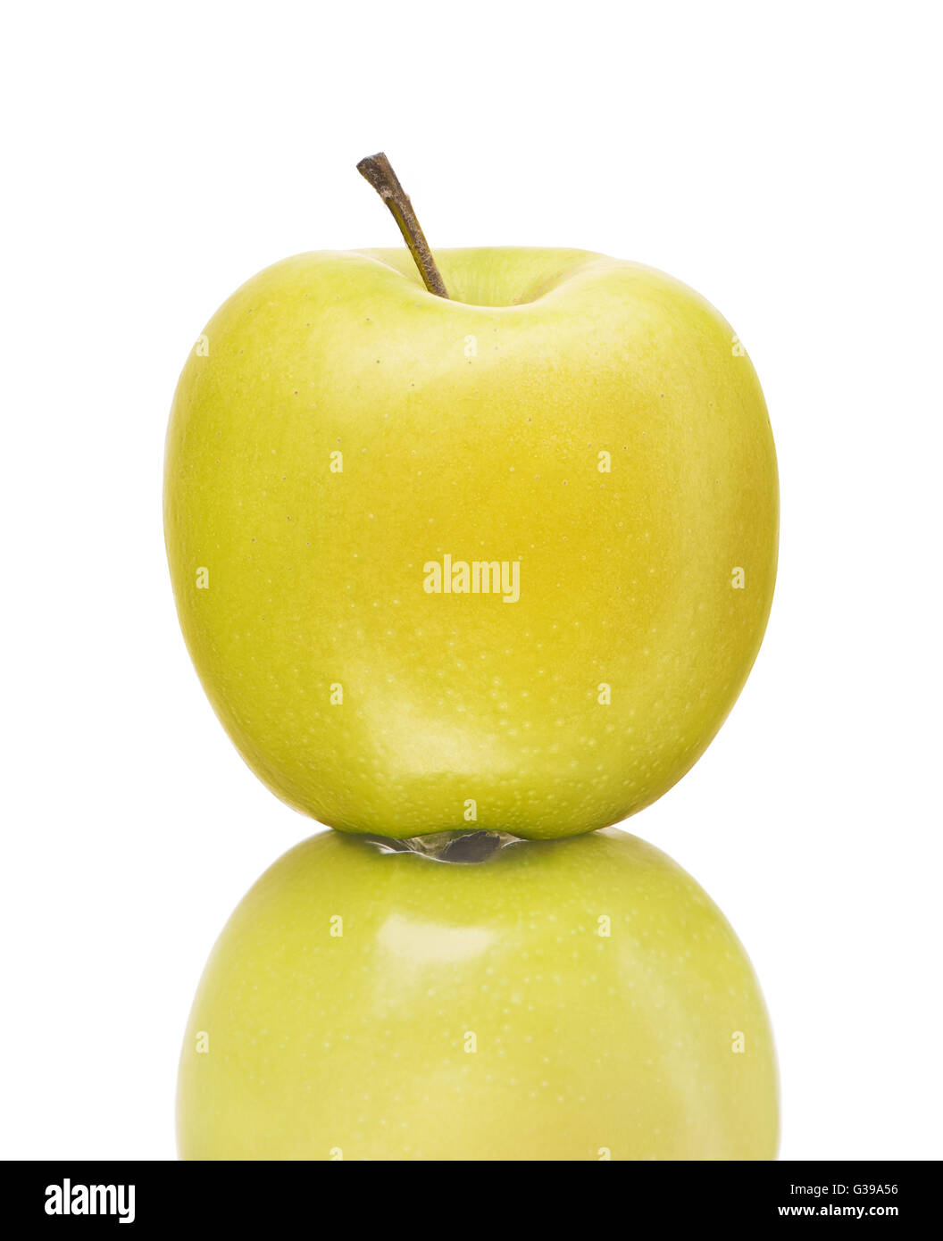 Green apple with reflection isolated on white background. Clipping path ...