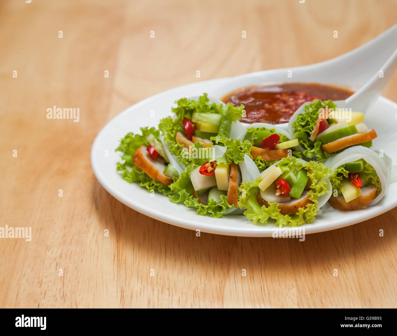 Vietnamese spring roll wraps hi-res stock photography and images - Alamy