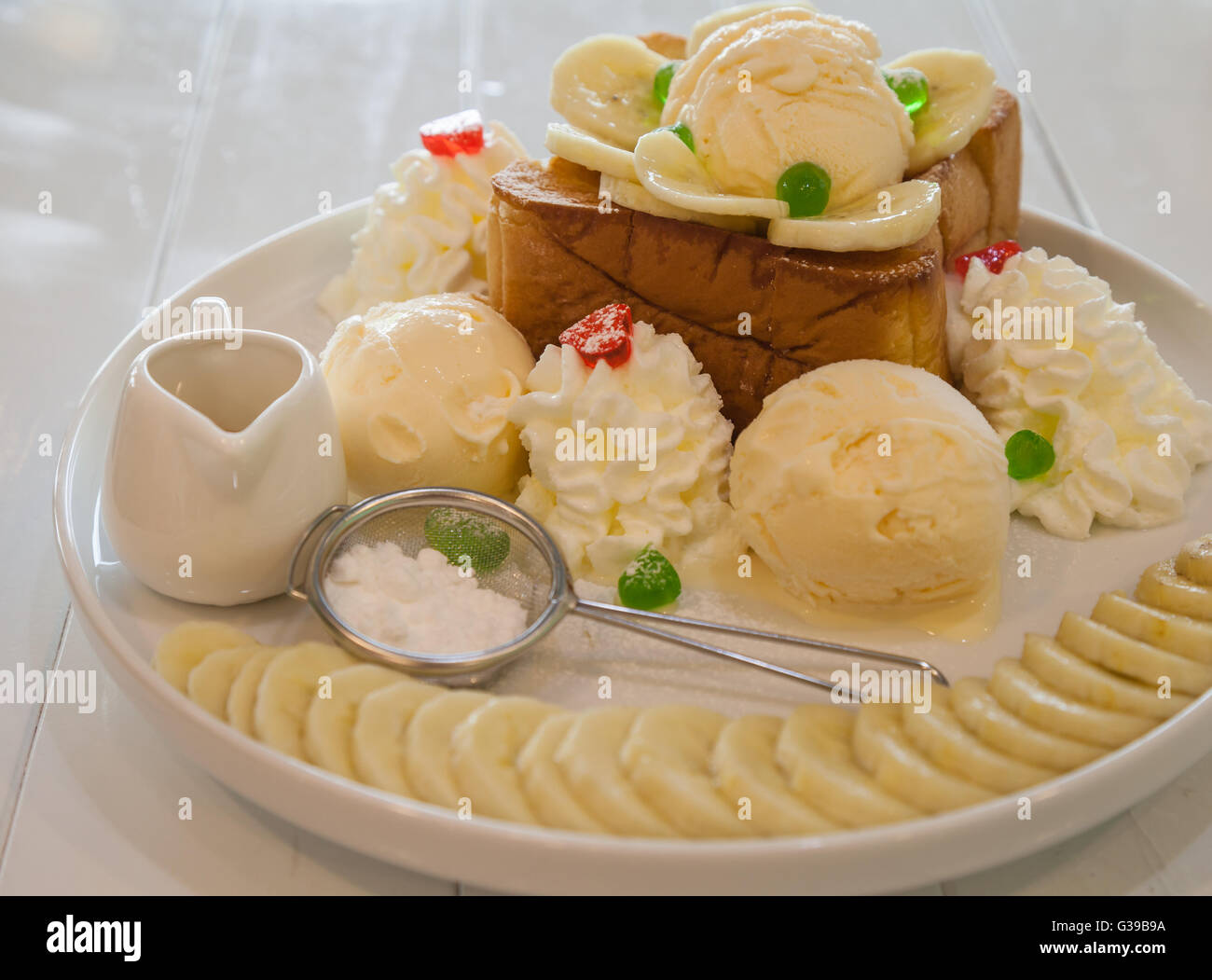 Menu dessert hi-res stock photography and images - Alamy
