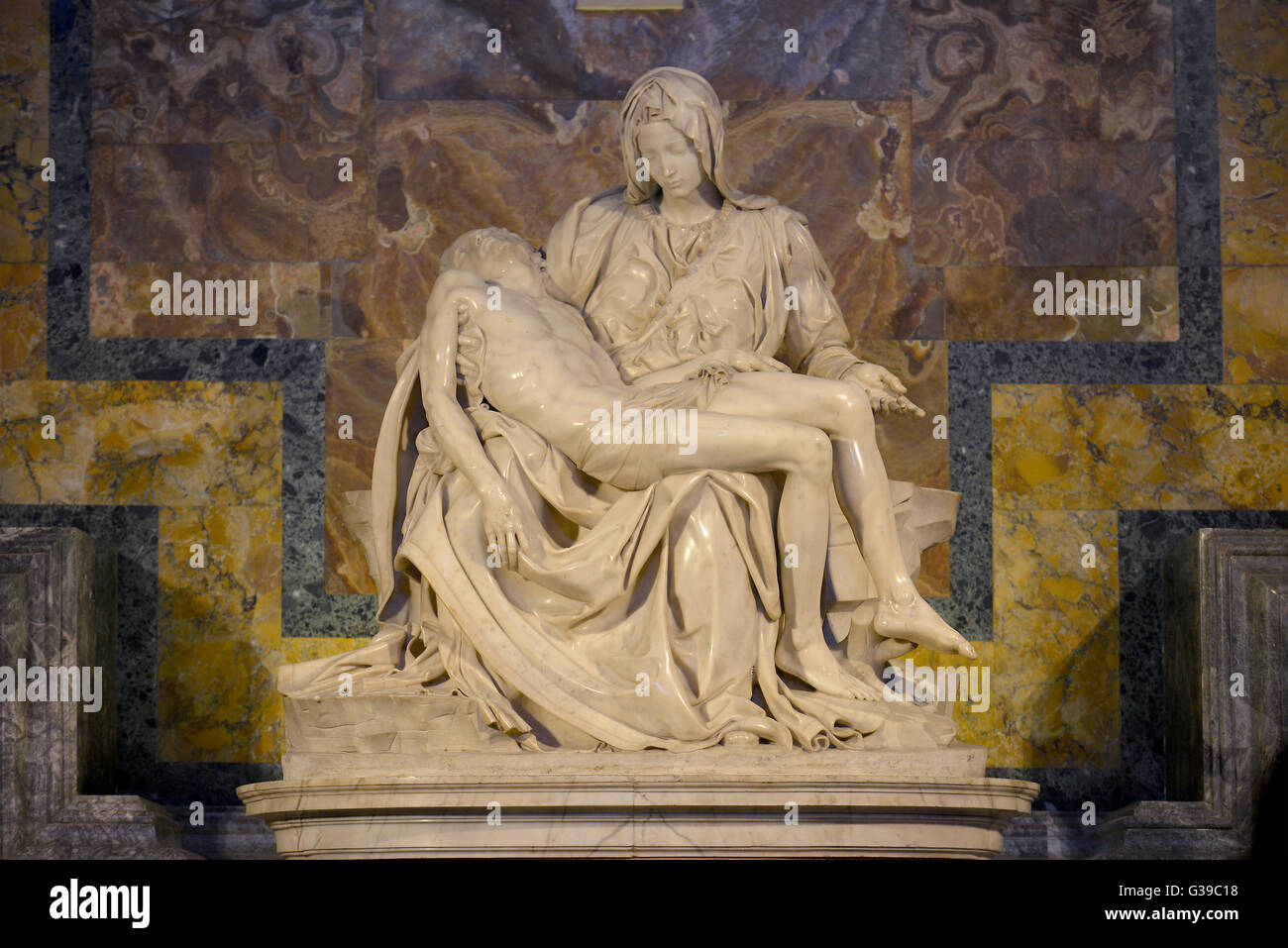 Pieta sculptures hi-res stock photography and images - Alamy