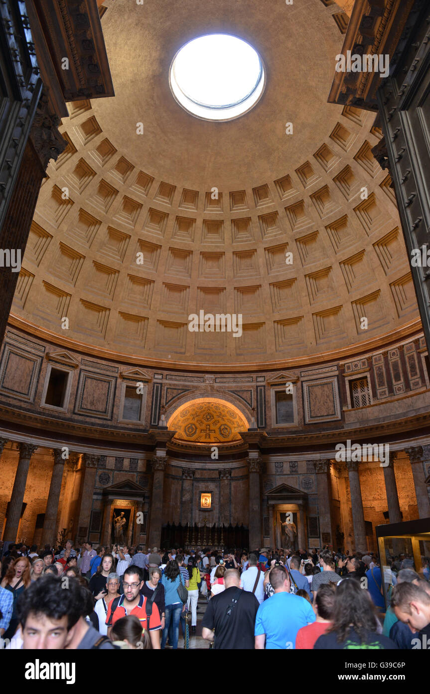 Pantheon, Piazza della Rotonda, Rom, Italien Stock Photo - Alamy