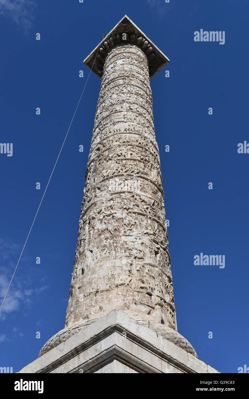 Marcus Aurelius column, Piazza Colonna, Rome, Italy Stock Photo - Alamy