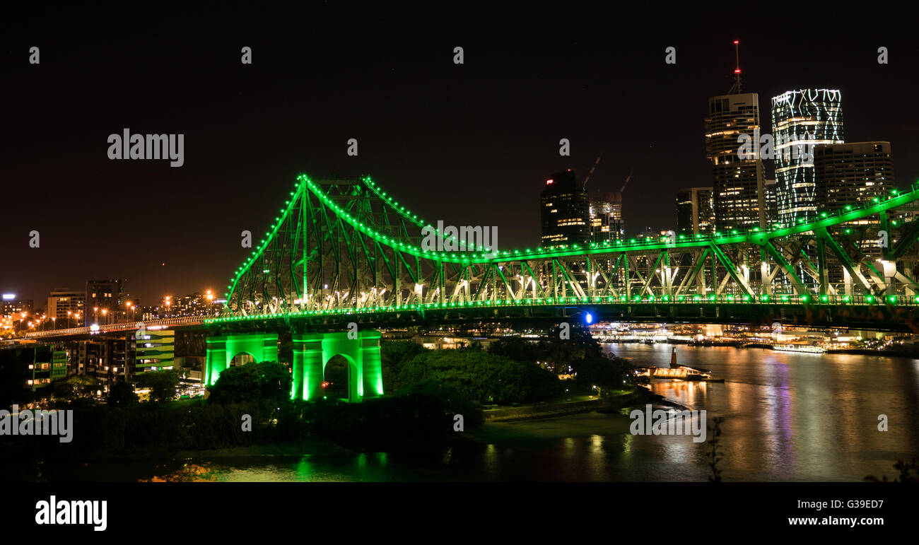 Story Bridge Brisbane Australia. Lighten up in green lighting with ...