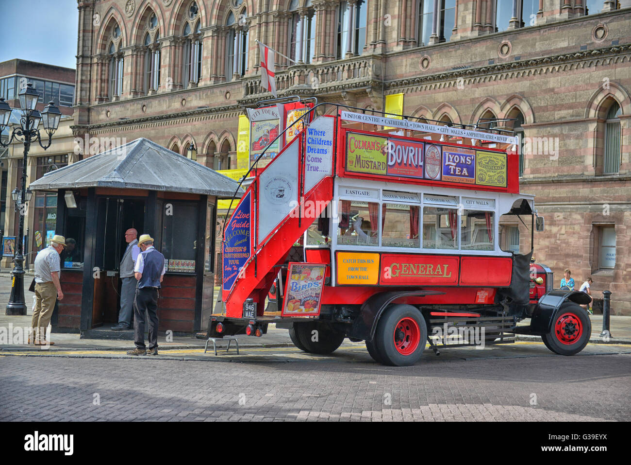 Chester bus hi-res stock photography and images - Alamy