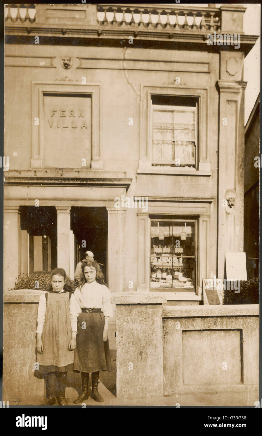 Small general store hi-res stock photography and images - Alamy