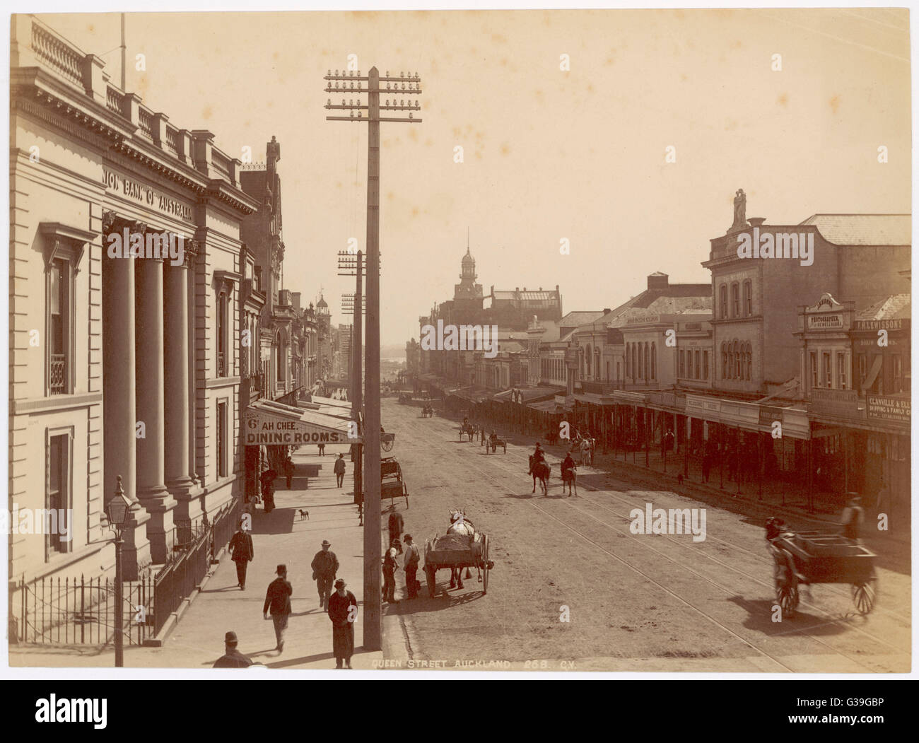 AUCKLAND STREET SCENE Stock Photo - Alamy