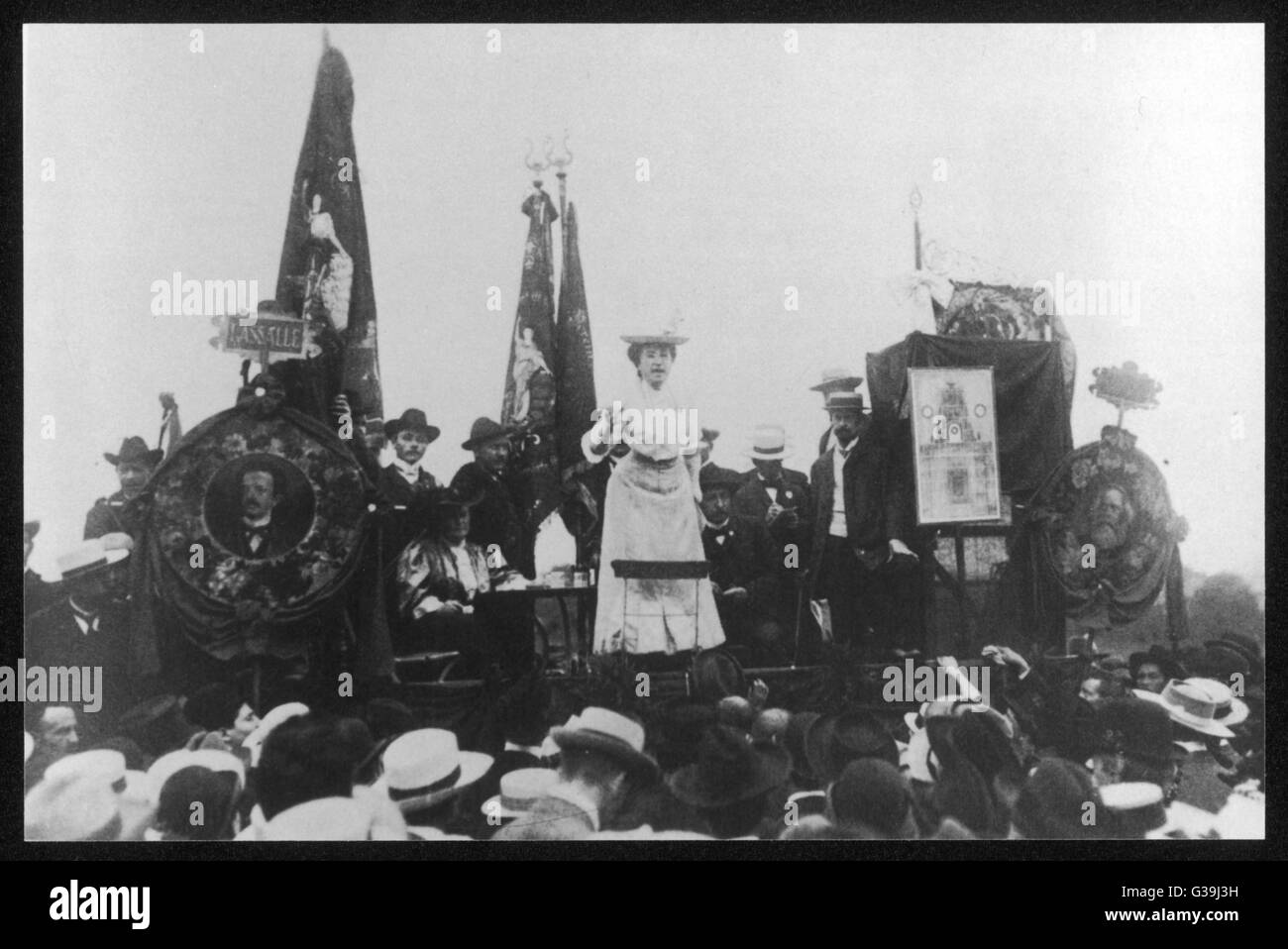 Rosa luxemburg speech hi-res stock photography and images - Alamy