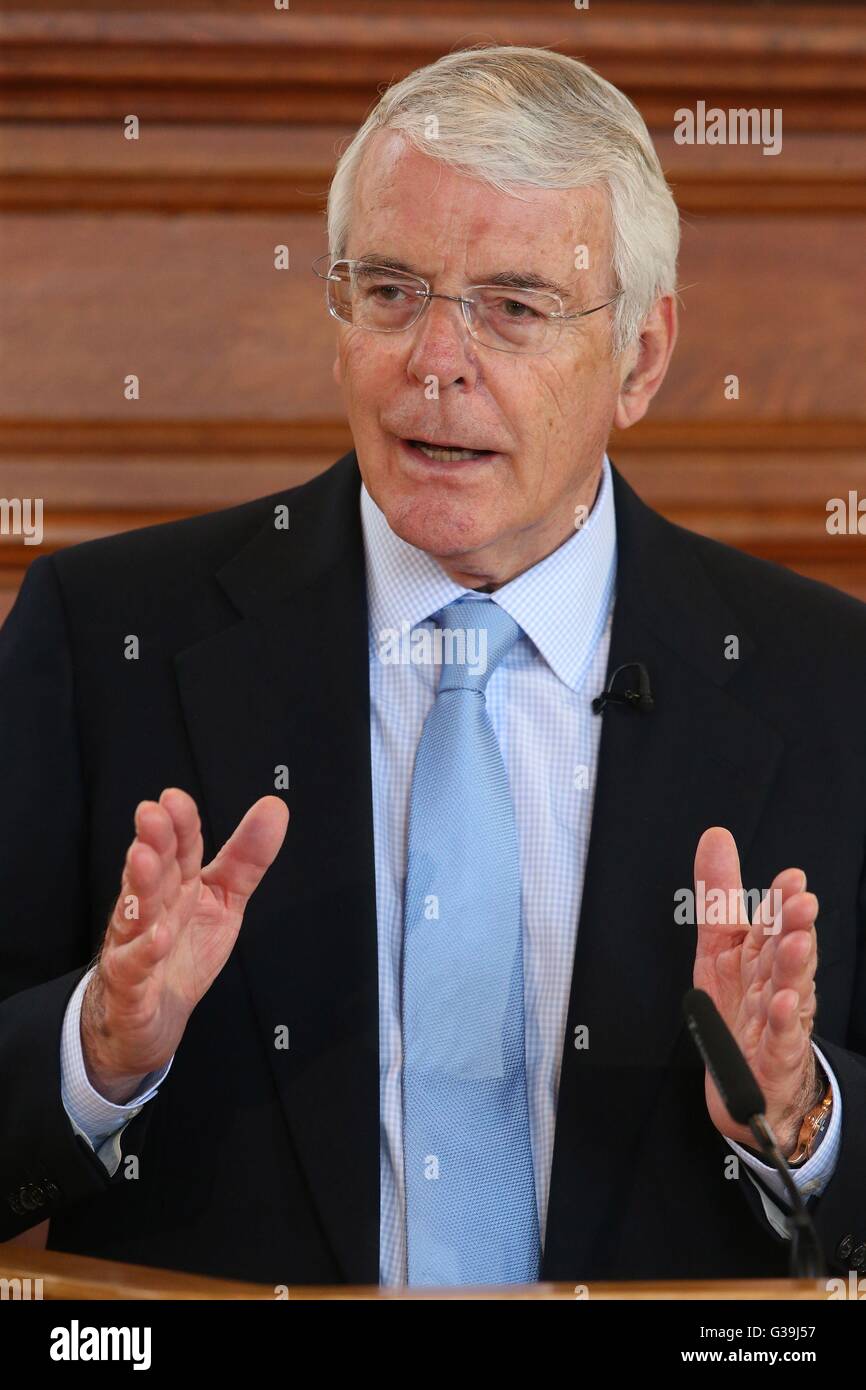Former prime minister sir john major speaks hi-res stock photography ...
