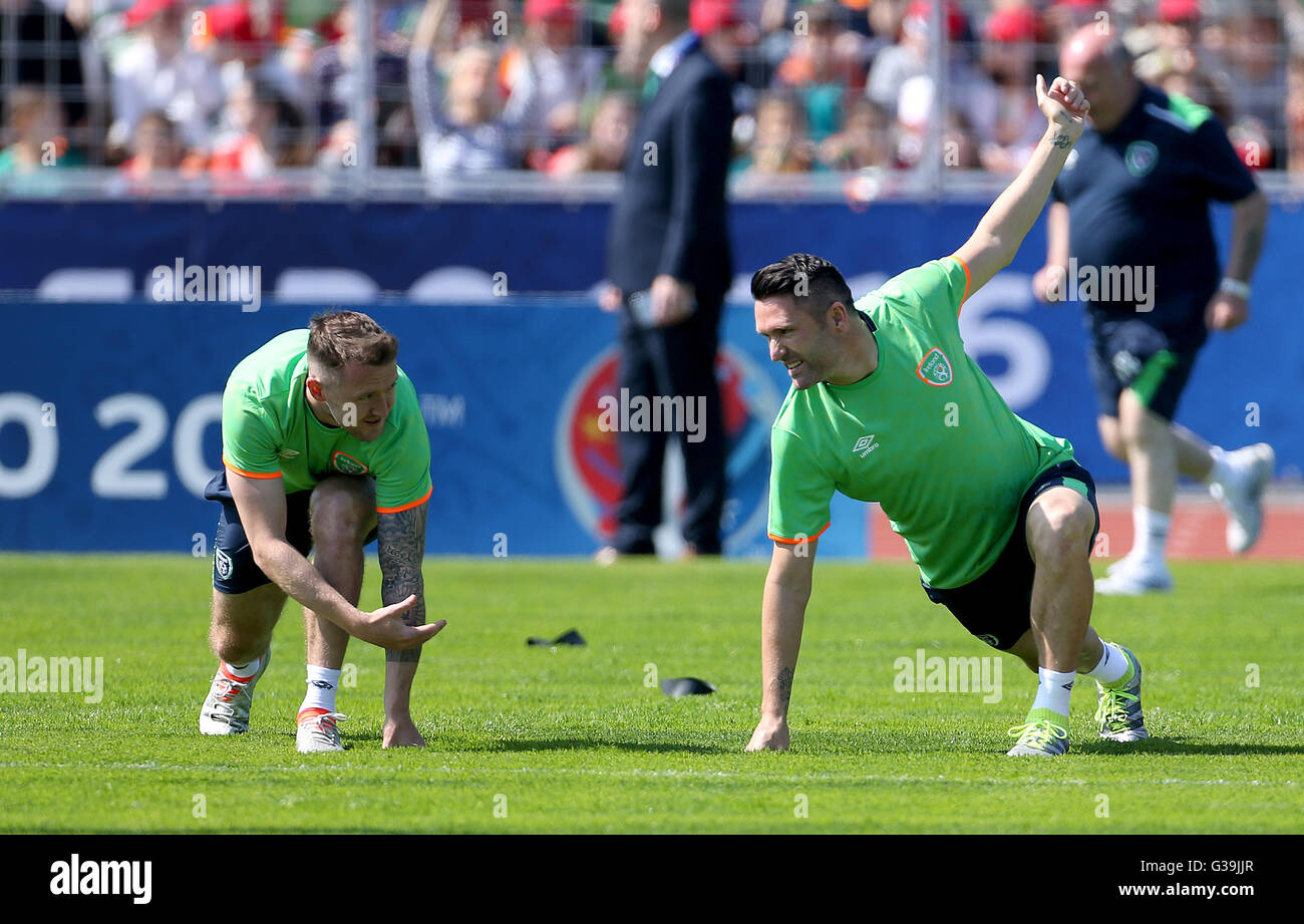 Left to right republic of irelands robbie keane hi-res stock ...