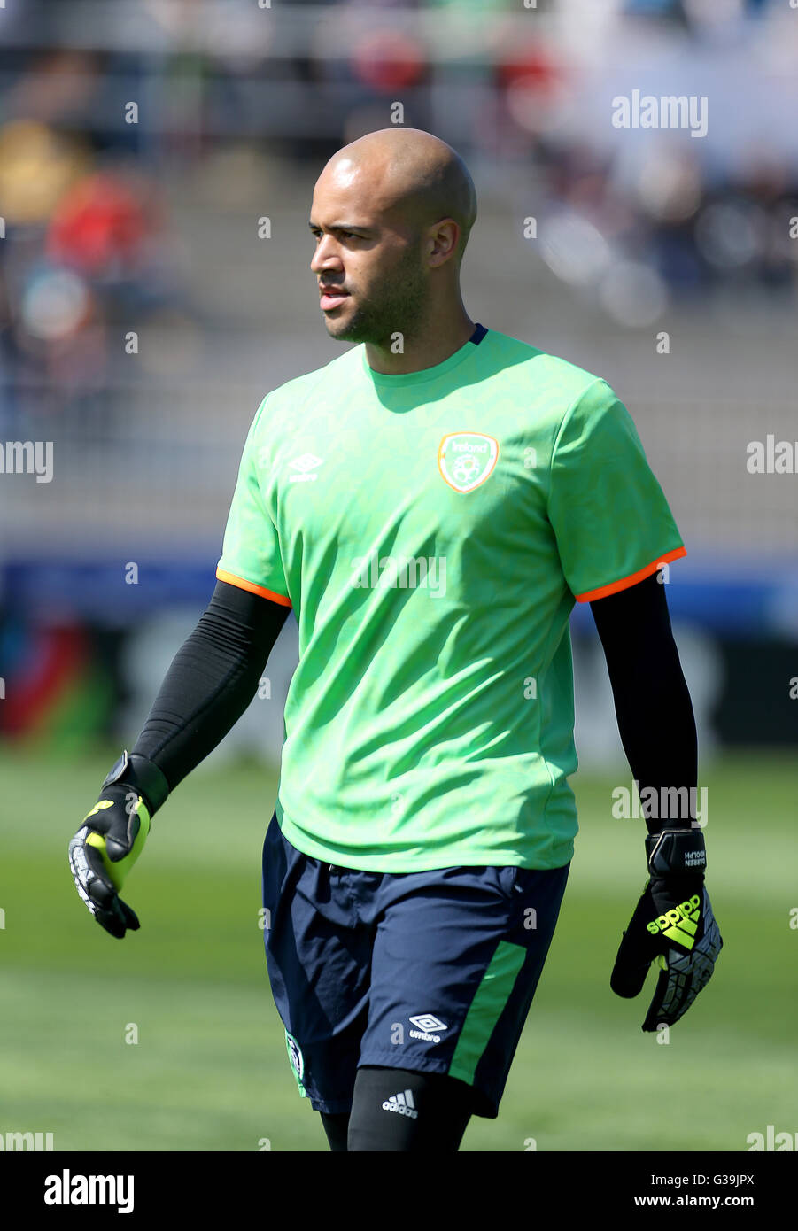 Republic of ireland goalkeeper darren randolph hi-res stock photography ...