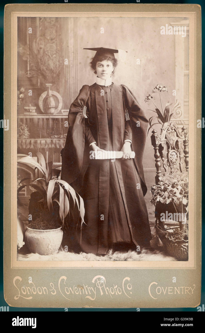 Victorian photographic studio hi-res stock photography and images - Alamy