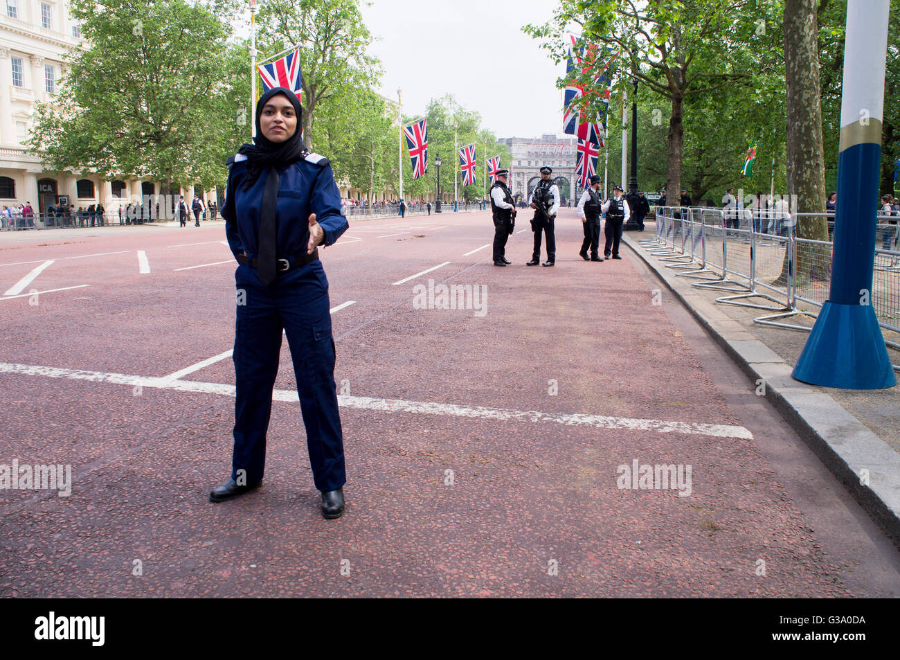 Metropolitan Police, policeman, officer, Volunteer Police Cadets (VPC ...