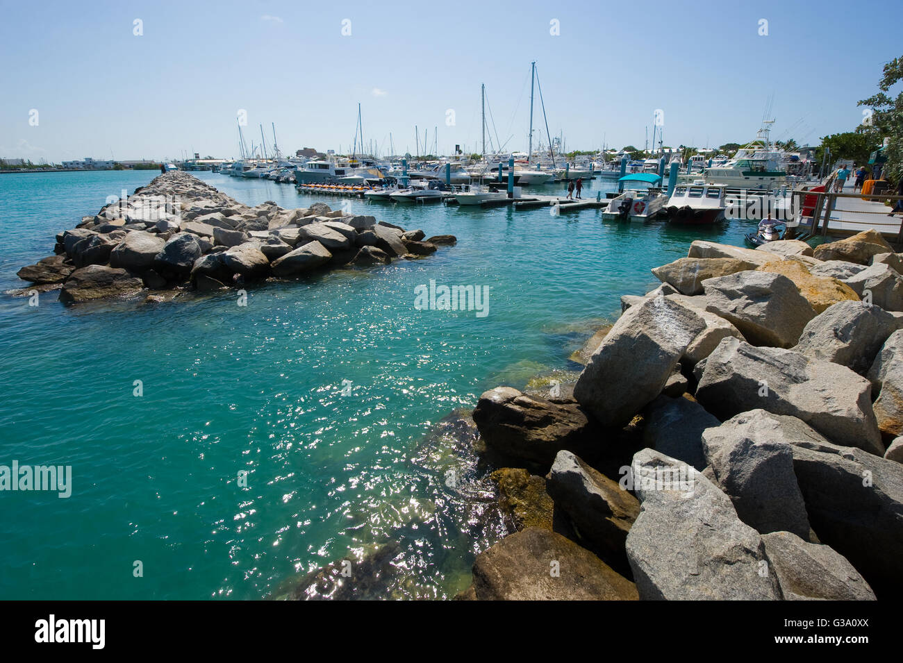 Boat docked in keys hi-res stock photography and images - Alamy