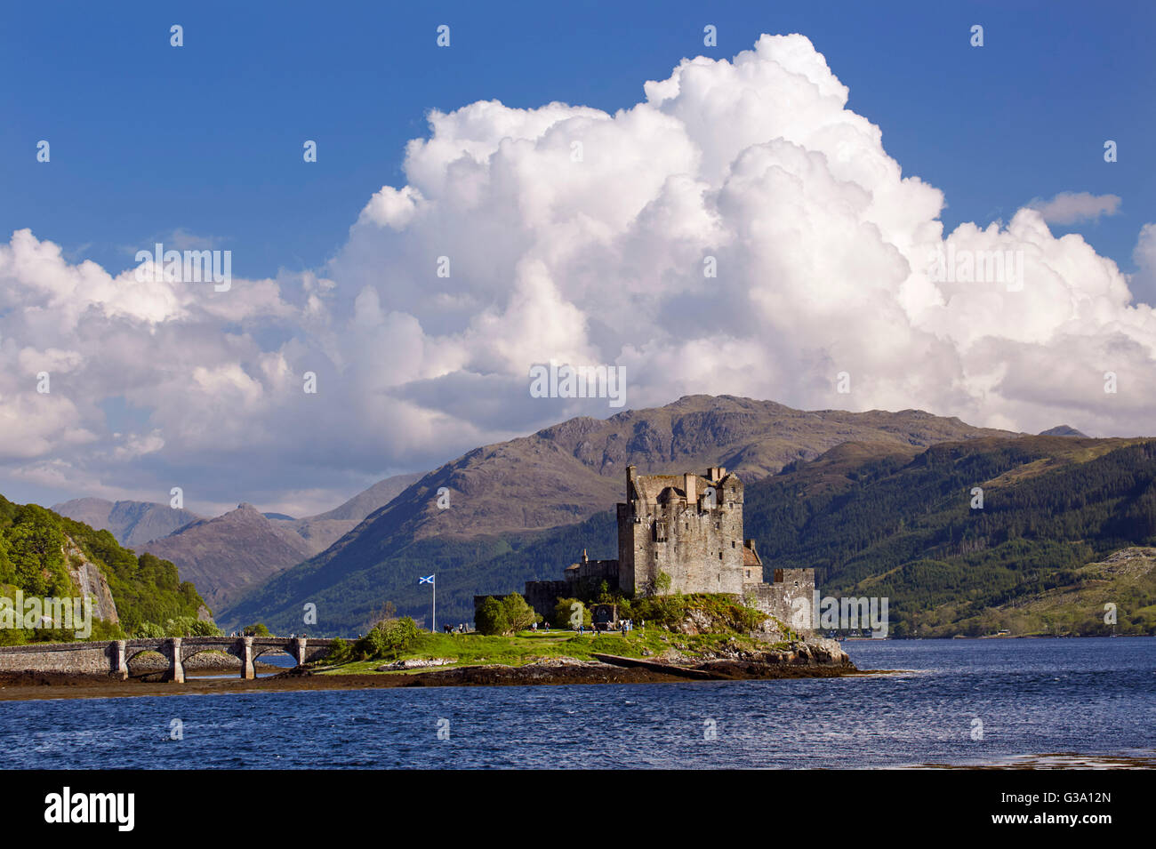 Eilean donan castle hi-res stock photography and images - Alamy