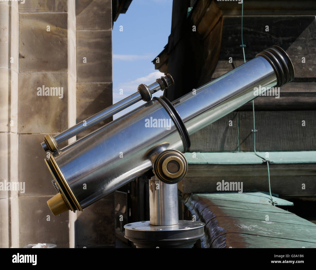 Public telescope hi-res stock photography and images - Alamy