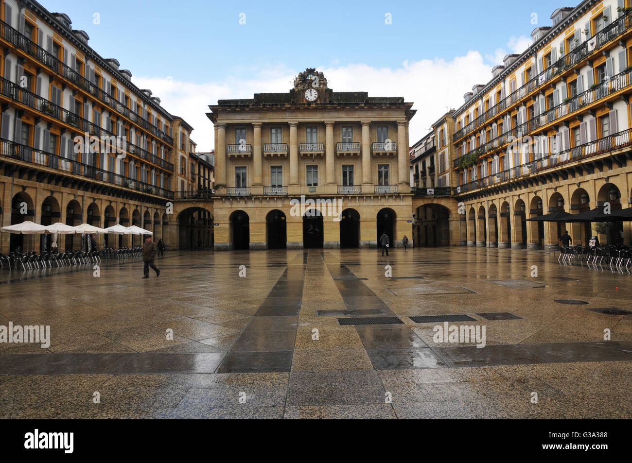 Old town san sebastian hi-res stock photography and images - Alamy