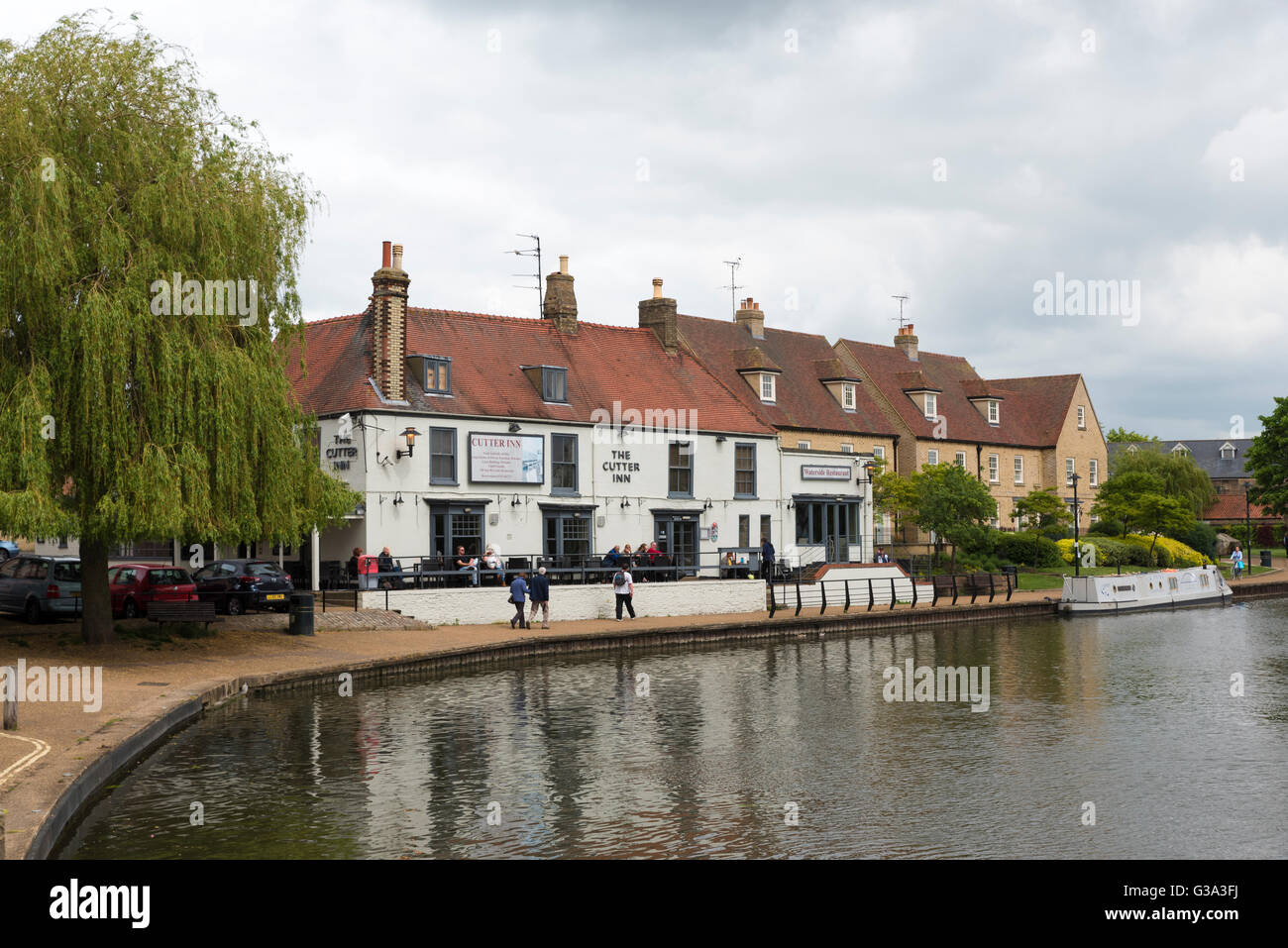The Cutter Inn and Riverside restaurant on the river Great Ouse Ely ...