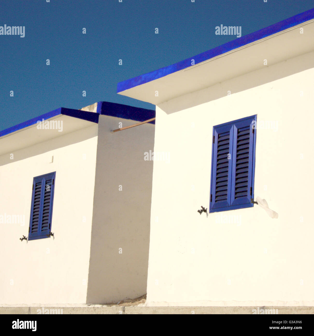 Windows Mediterranean Style (minimal Stock Photo - Alamy