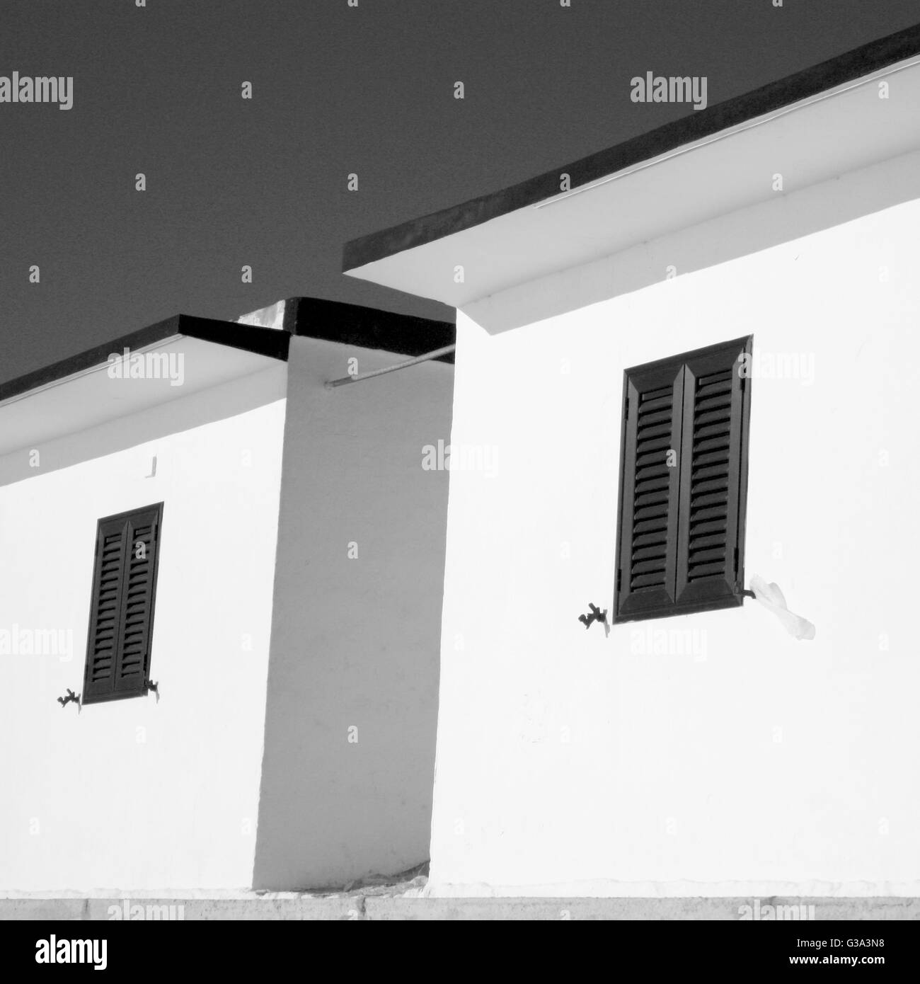 Windows Mediterranean Style (minimal Stock Photo - Alamy