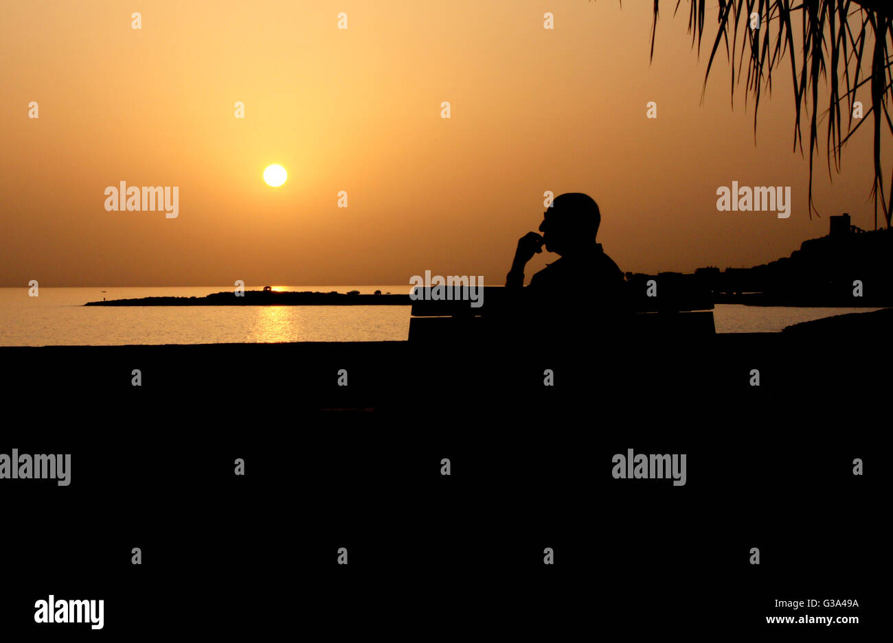 Retirement (Senior Man Twilght Silhouette Stock Photo - Alamy
