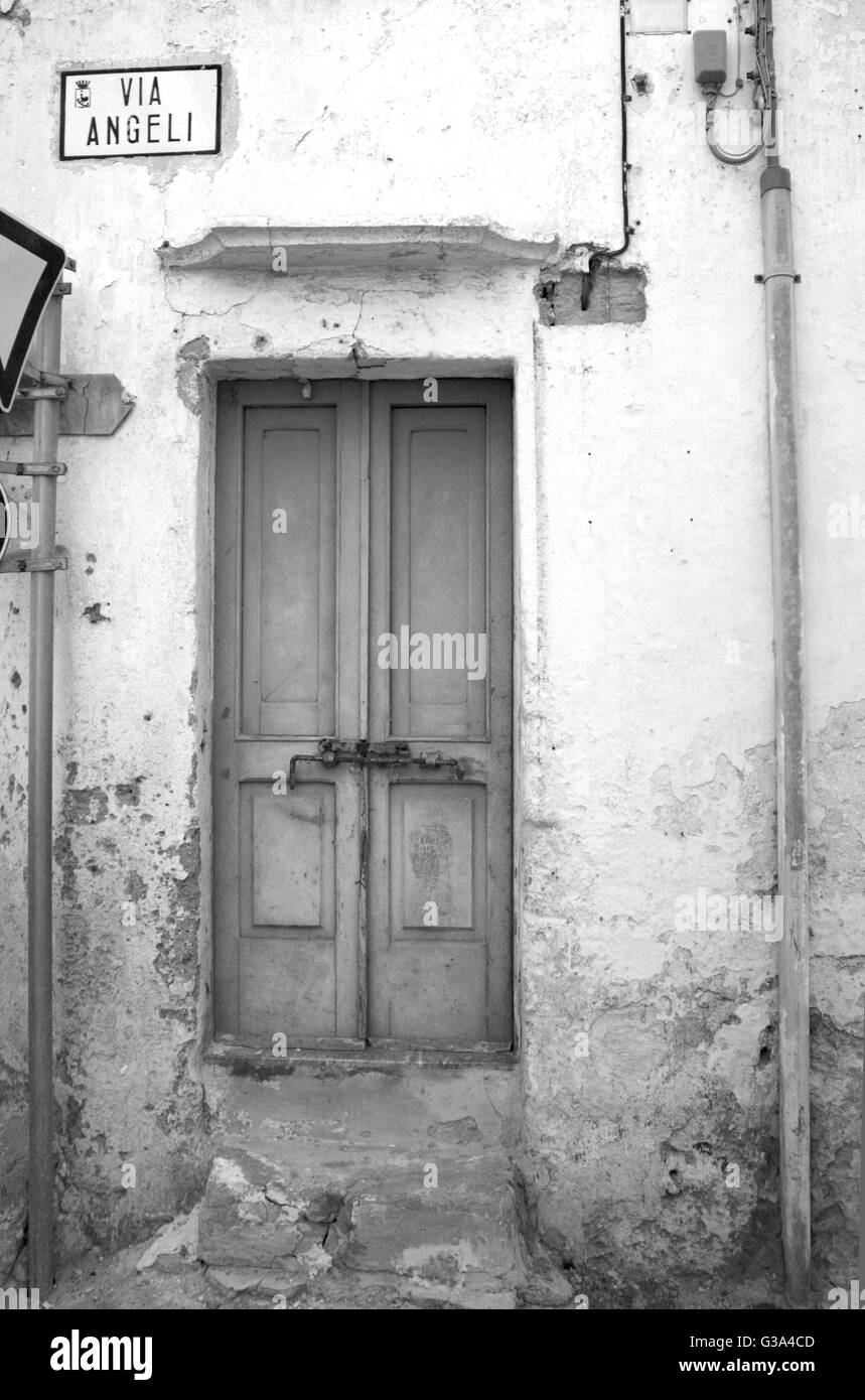 Old house street facade Black and White Stock Photos & Images - Alamy