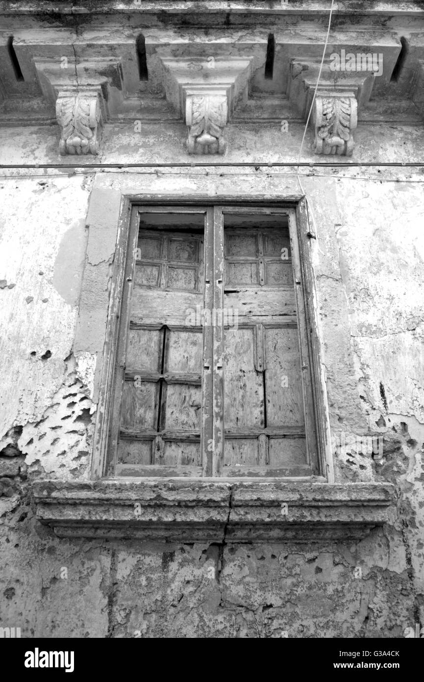 Dirty windows Black and White Stock Photos & Images - Alamy