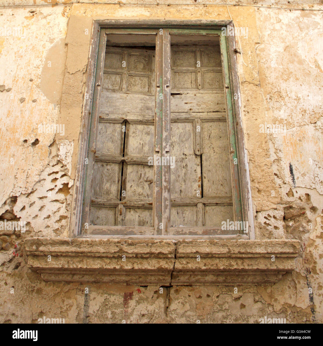 old dirty window on a building Stock Photo - Alamy