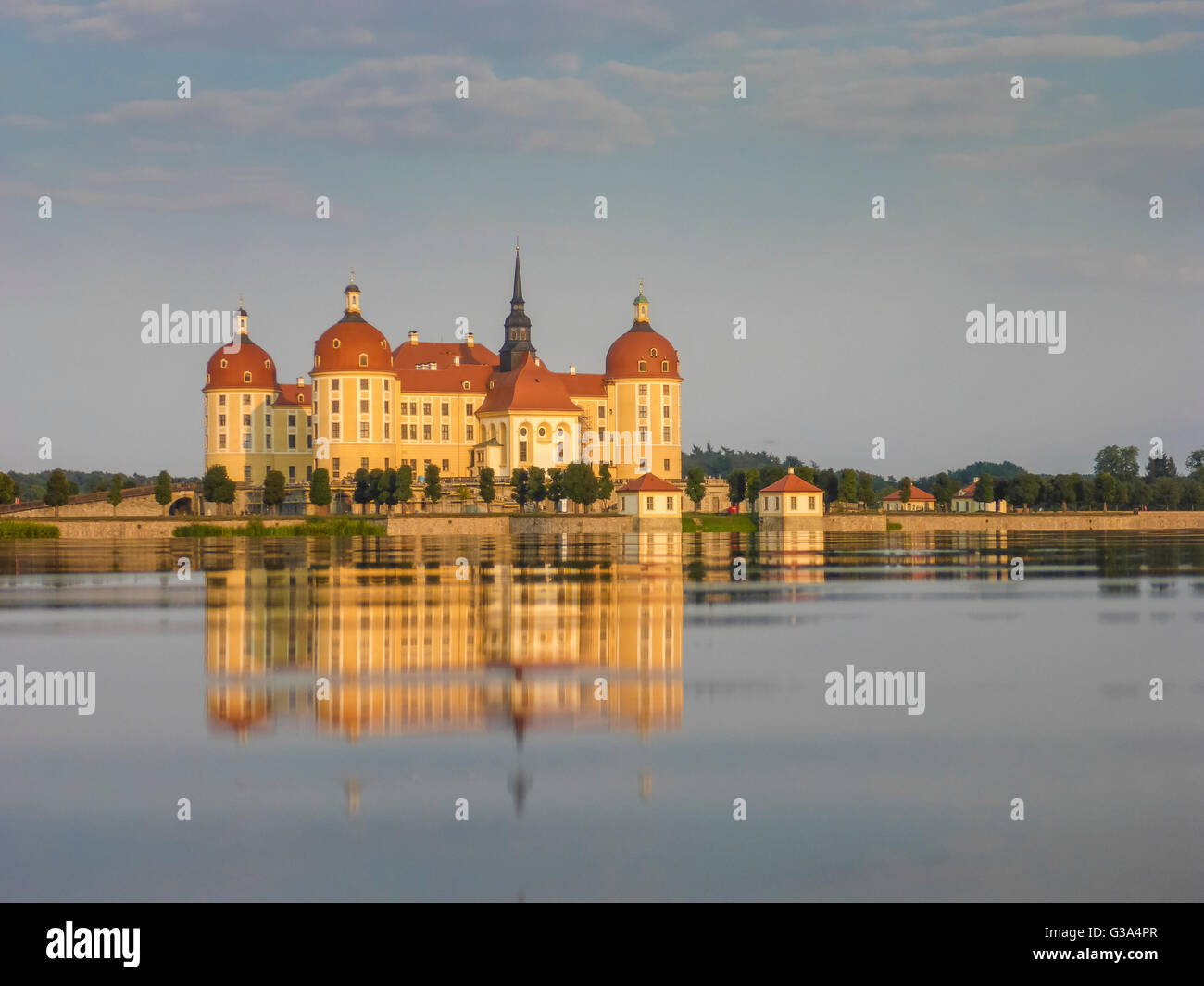 Moritzburg castle, pond Schlossteich, Germany, Sachsen, Saxony ...