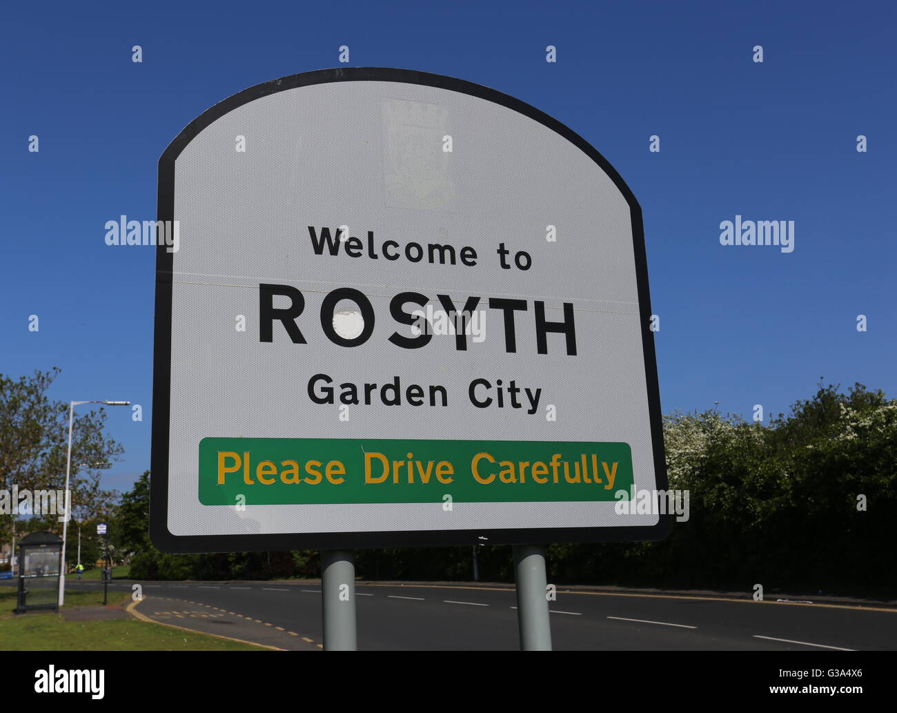 Welcome to Rosyth Garden City sign Fife Scotland May 2016 Stock Photo ...