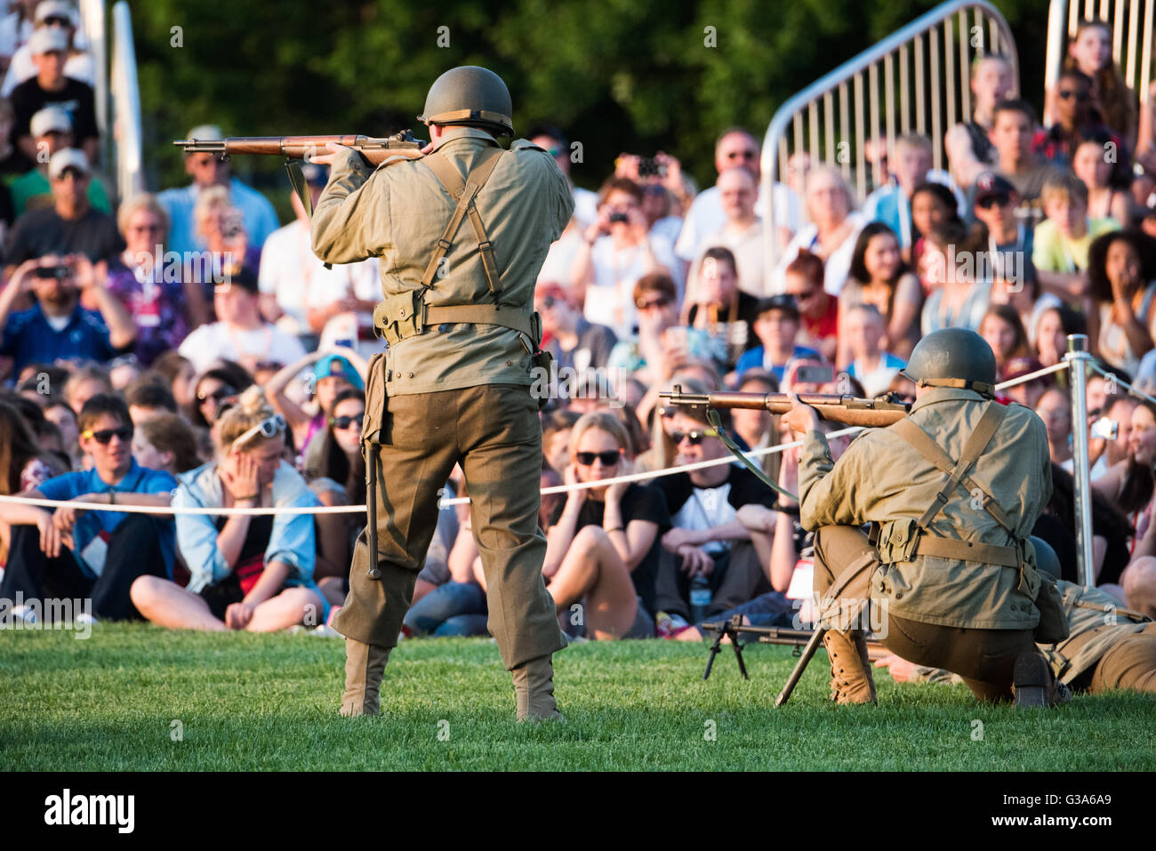 Twilight tattoo military pageant hi-res stock photography and images ...