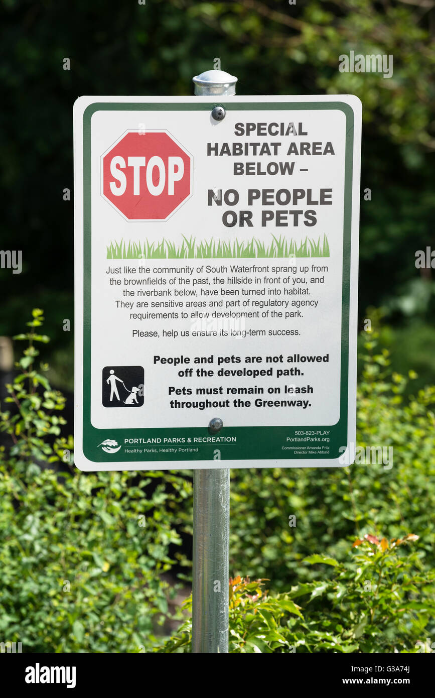 Portland oregon sign hi-res stock photography and images - Alamy