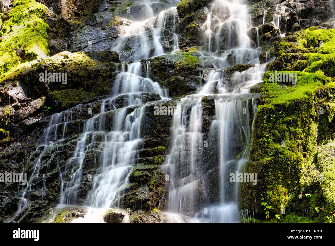 Waterfalls cascading water hi-res stock photography and images - Alamy