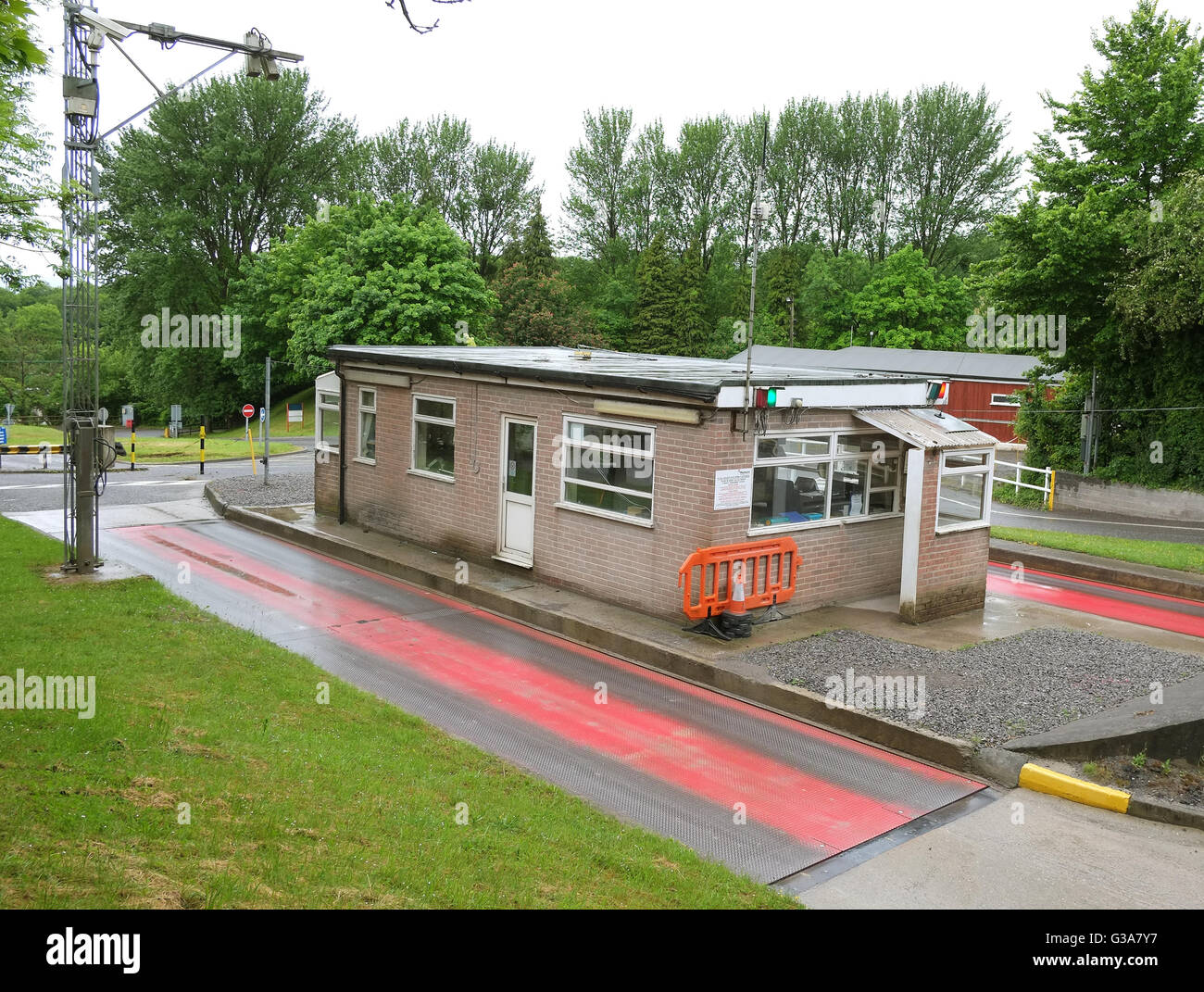 Public weigh bridge at the exit to a quarry in Cheddar, Somerset Stock ...