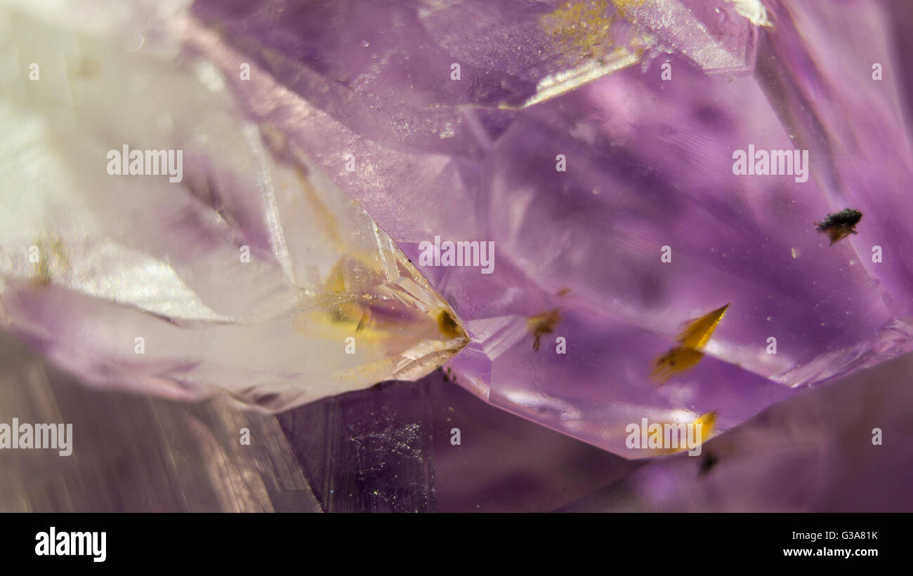 Crystal chunk hi-res stock photography and images - Alamy