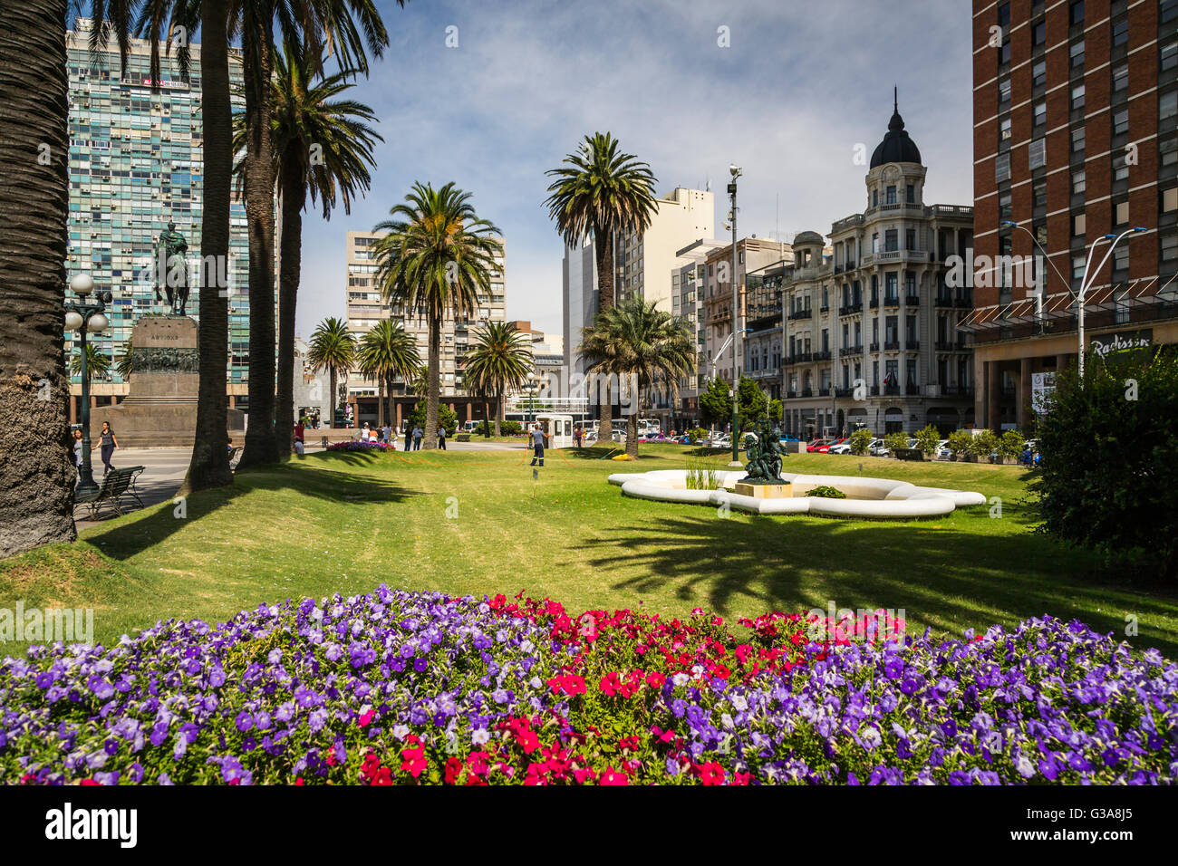 Independence Square in downtown Montevideo, Uruguay, South America ...