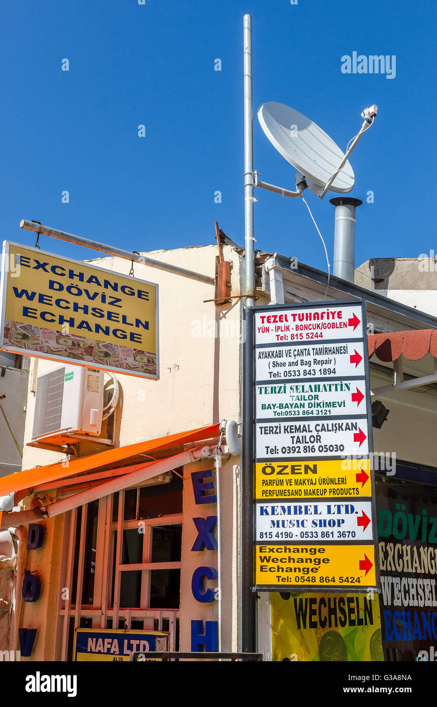 Exchange cash hi-res stock photography and images - Alamy