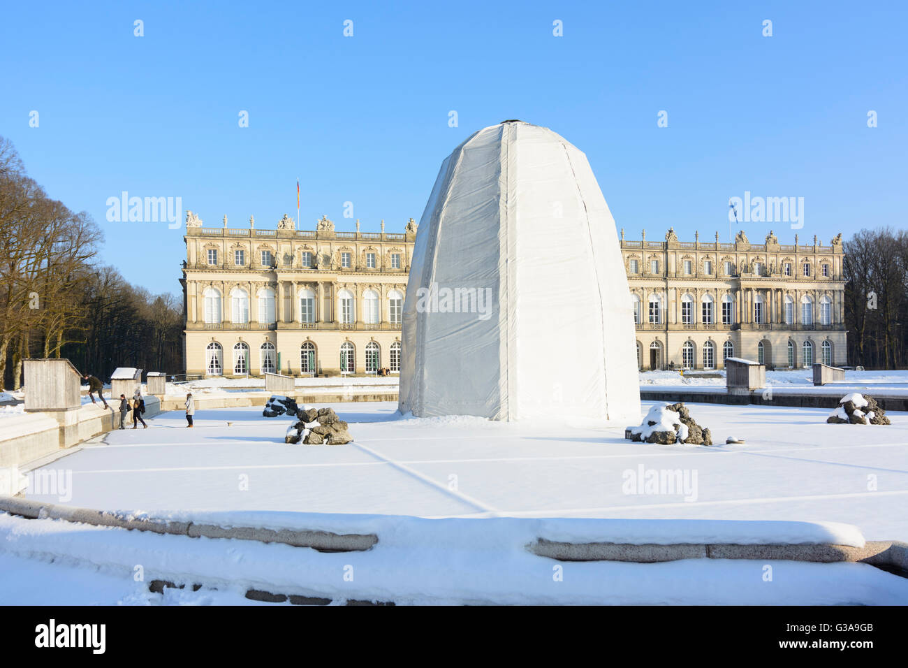 lake Chiemsee: island Herrenchiemsee, Herrenchiemsee Palace, parkside ...