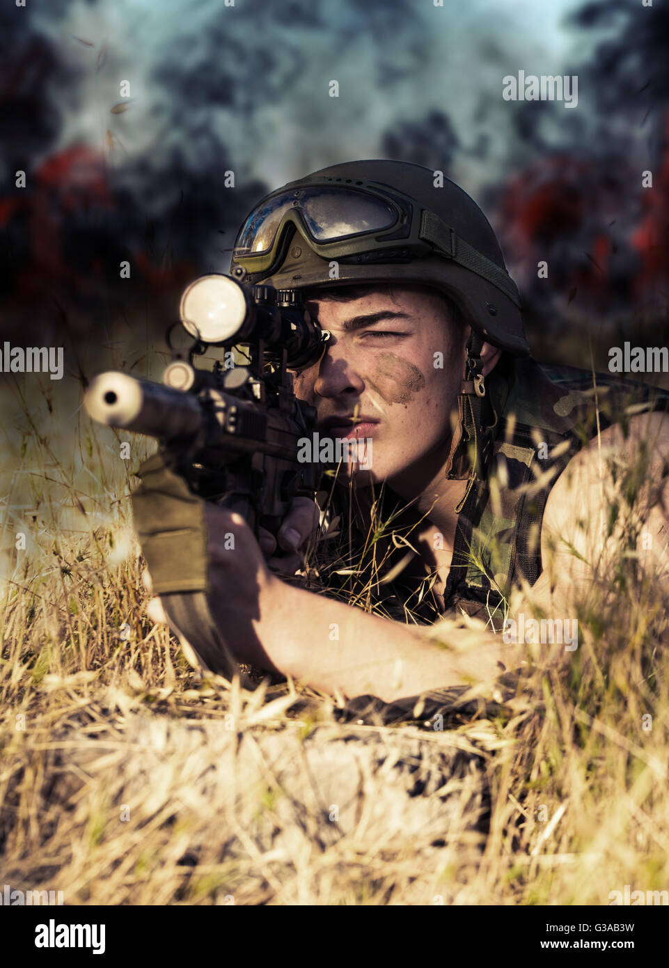 Young soldier rifle hi-res stock photography and images - Alamy
