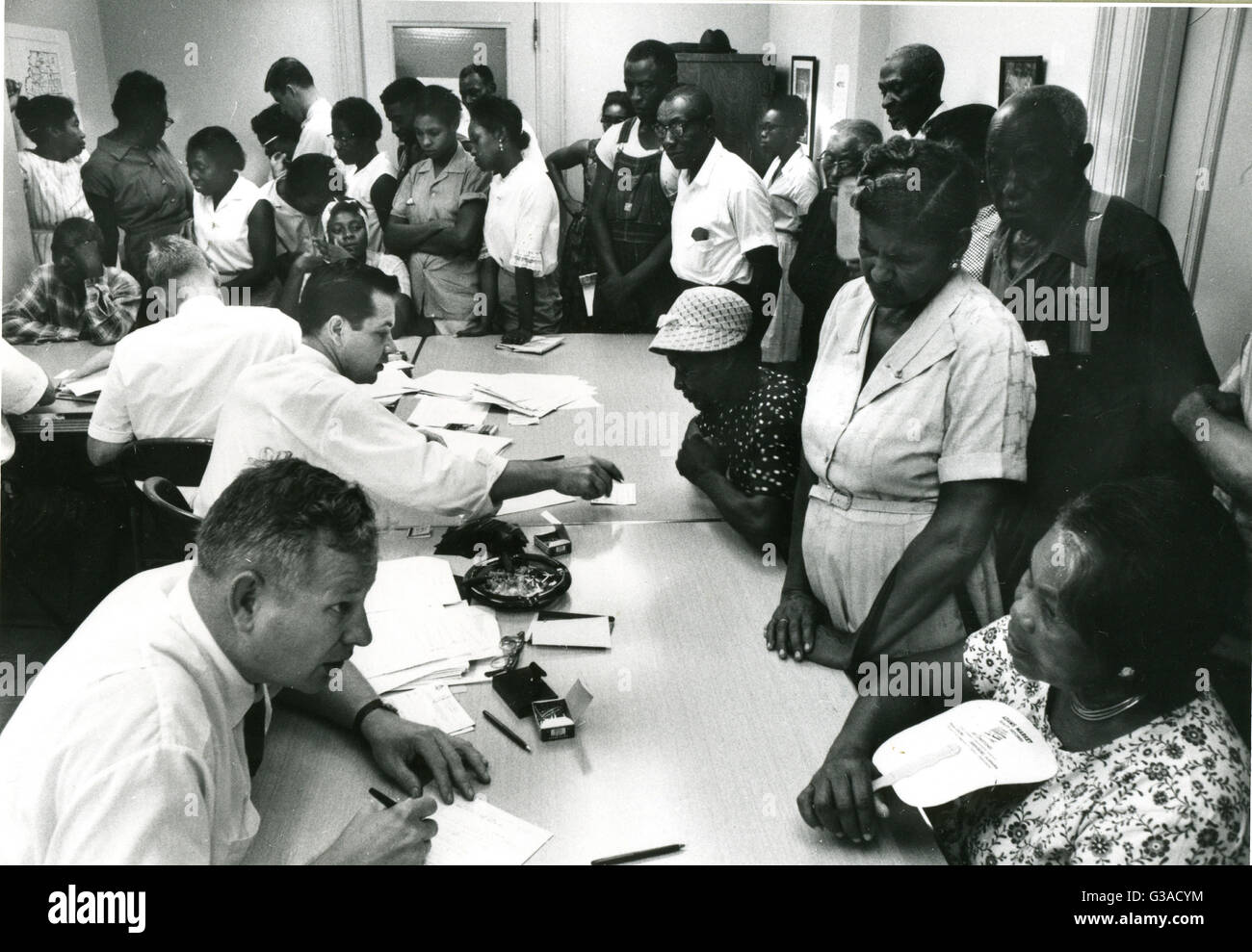 African americans voting hi-res stock photography and images - Alamy