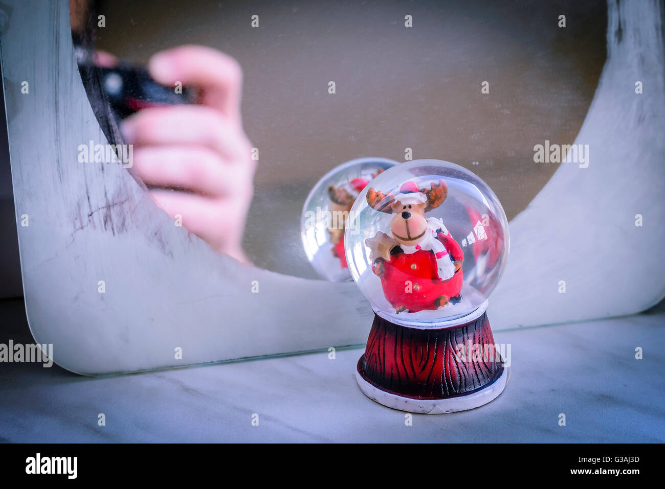 Snowball hand hi-res stock photography and images - Alamy