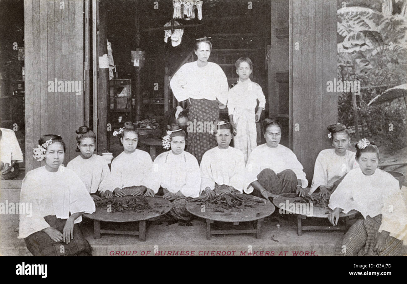 Burmese Cheroot makers Stock Photo - Alamy