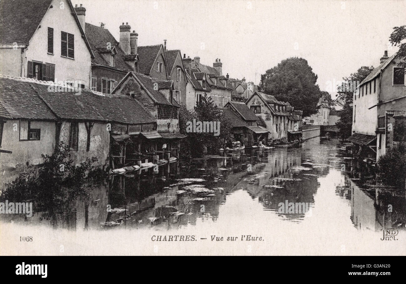The River Eure - flowing through Chartres, France Stock Photo - Alamy